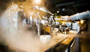 Elektroprüfung nach DGUV V3 in der Gastronomie | Prüfinstitut Bertsch